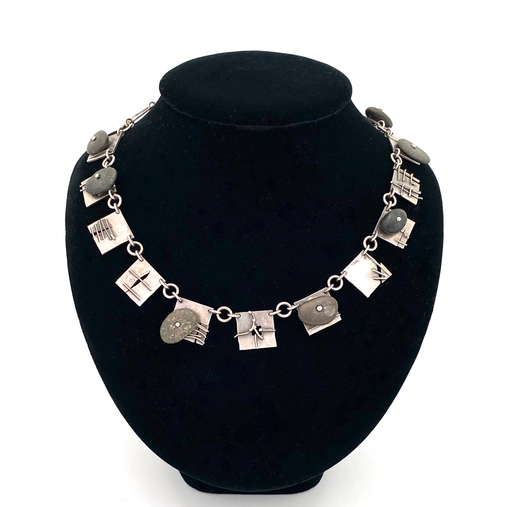 silver & pebbles studio made panel link necklace – Samantha Howard Vintage