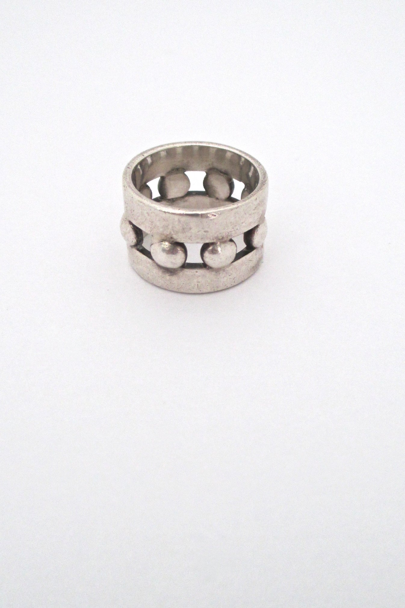 Darla Hesse beaded band silver ring – Samantha Howard Vintage