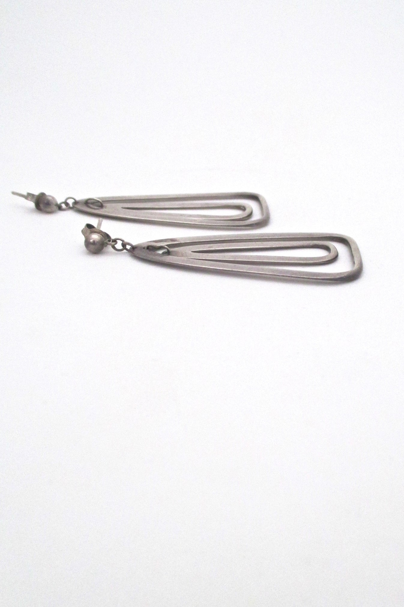 Darla Hesse kinetic silver double drop earrings – Samantha Howard Vintage