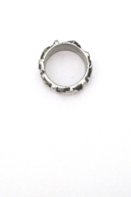 Robert Larin brutalist pewter 'arrows' band ring – Samantha Howard Vintage